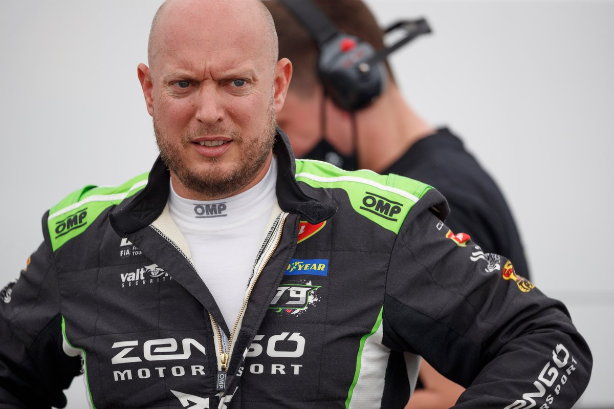 Robert Huff Perfil - Biografías, Noticias Fotos y Videos