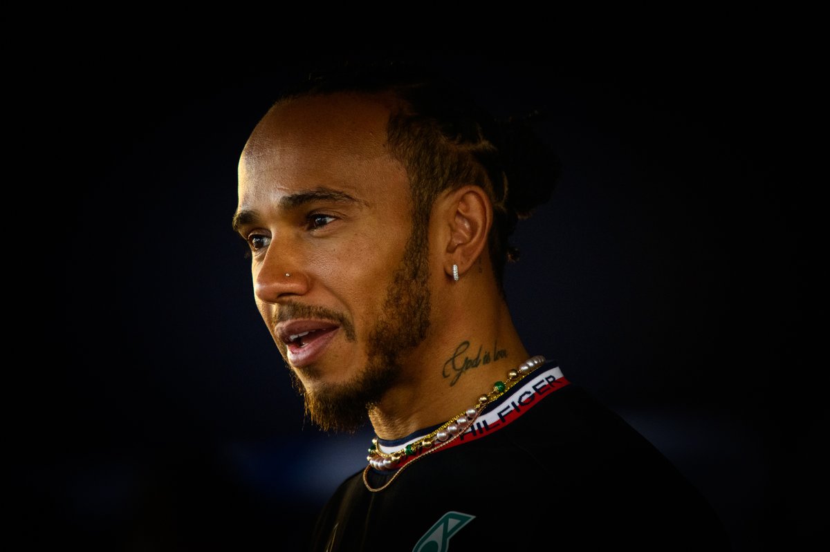 La FIA concede a Hamilton permiso médico para llevar piercing