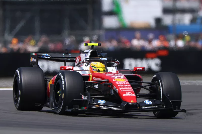 EL1 - Hamilton devant Mercedes, McLaren en difficulté