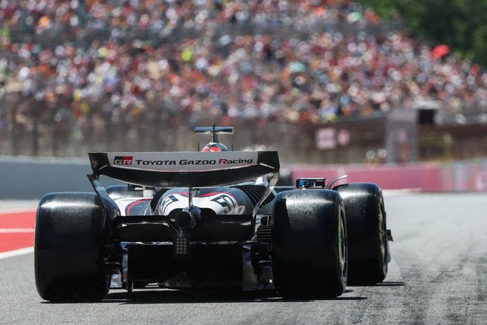 Piastri lidera la FP2 en España; Alonso sorprende 7º, a dos décimas de un McLaren