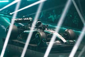 Así es la decoración del W16, el coche de Mercedes para la F1 2025 - Fórmula 1