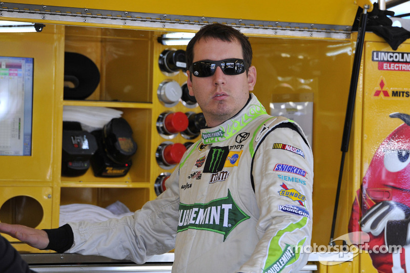 Kyle Bush nearing a New Hampshire win