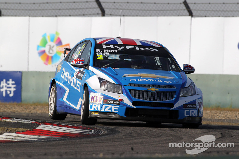 Huff takes the pole at Macau Grand Prix