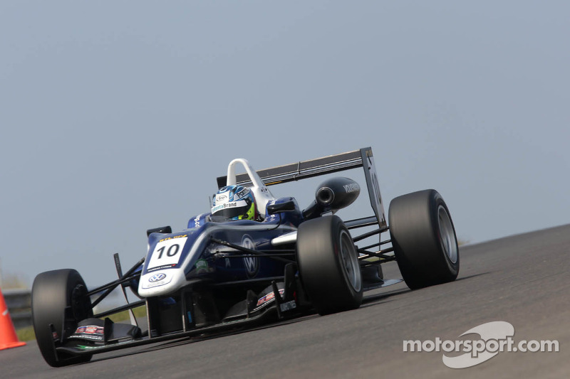 King showcases speed on F3 Masters meeting at Zandvoort