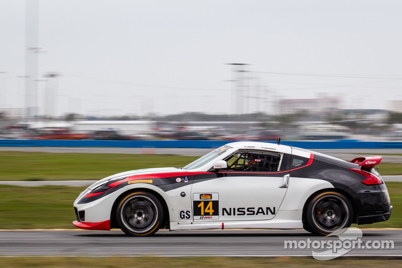 Doran Racing is going for 2014 CTSCC Championship with two top Nissans
