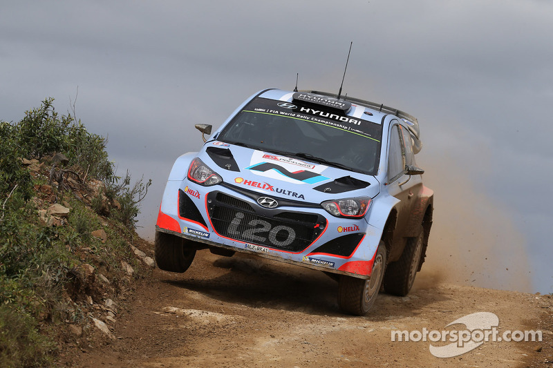 Maiden stage wins for Hyundai on milestone day in Rally de Portugal