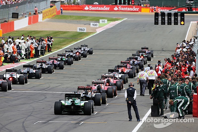 F1 set for three-car teams as more risk collapse