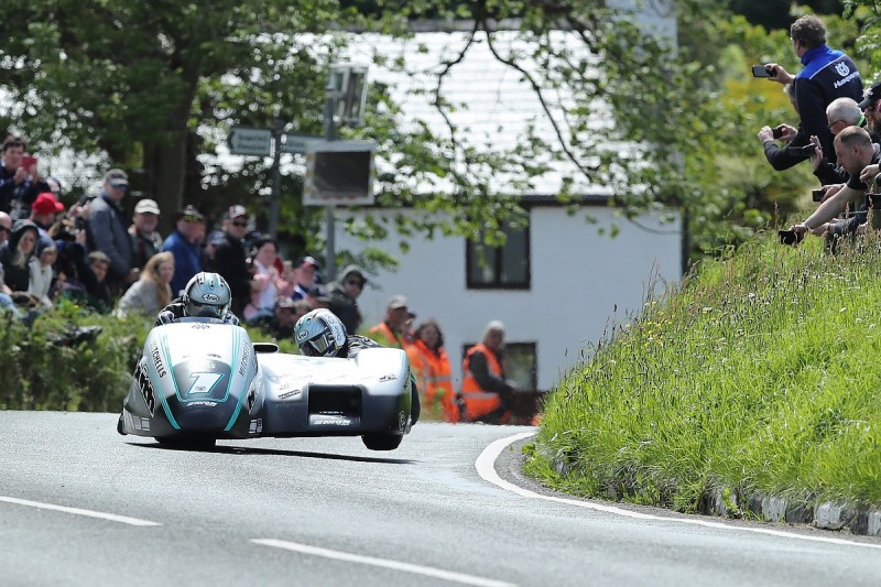 Birchall brothers dominate second 2019 Isle of Man TT Sidecar race