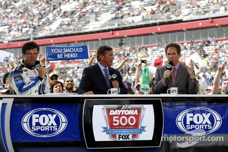 Michael Waltrip, Michael and Darrell Waltrip at FOX TV at Daytona 500
